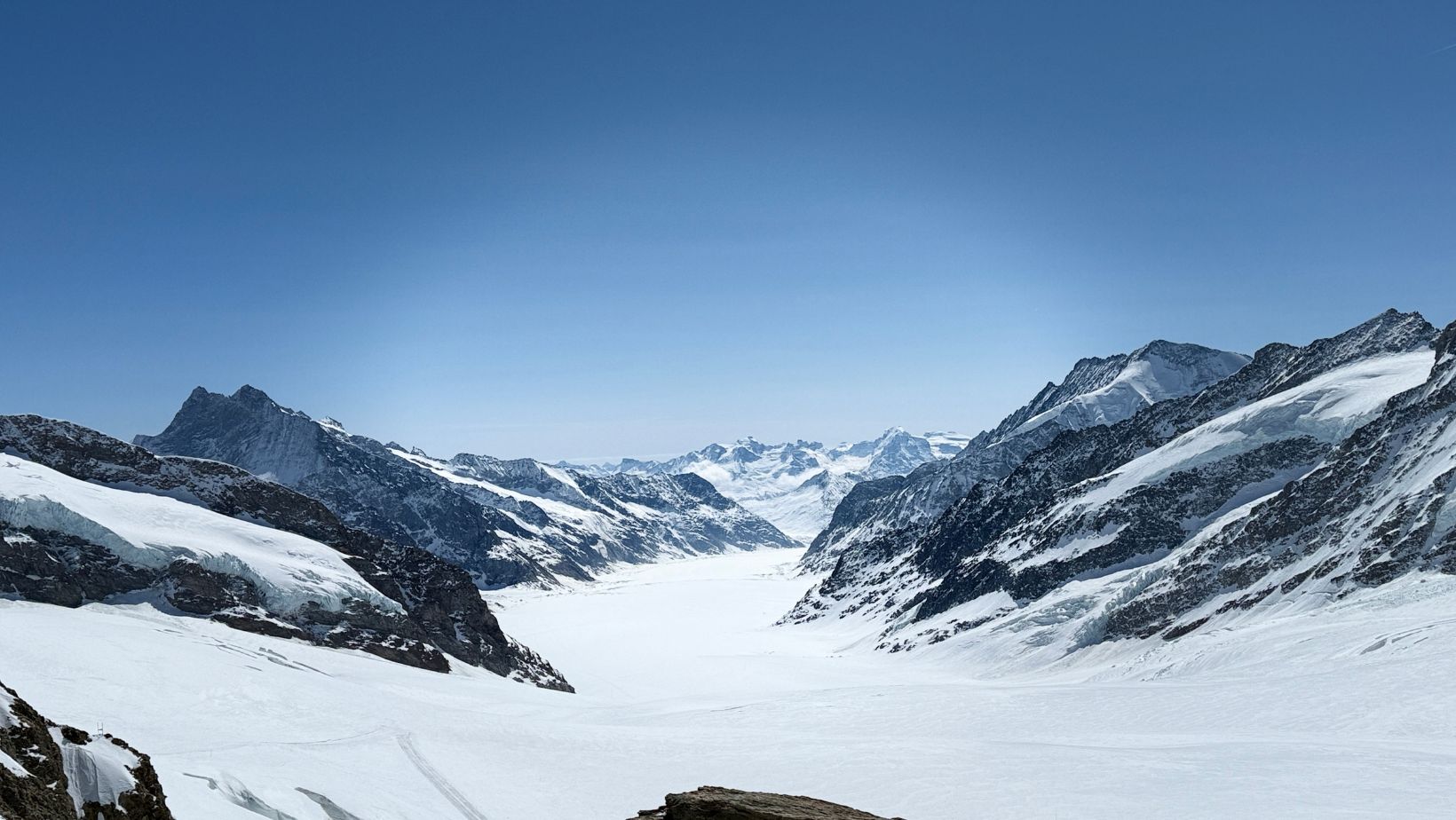 A First-Timer’s Guide to Exploring the Majestic Alps - The Serpent Rogue